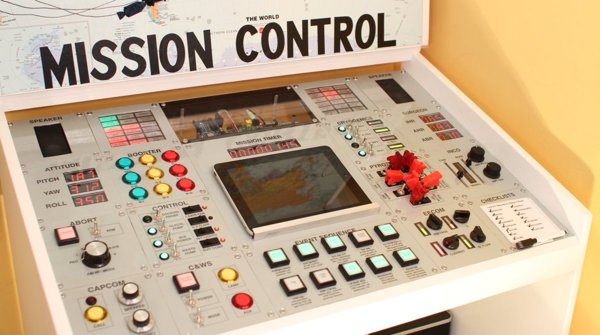 Mission Control desk is powered by a #RaspberryPi and an #Arduino ...